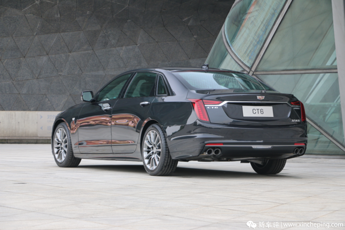 实拍凯迪拉克新款CT6运动版：全新2.0T动力+10AT上阵