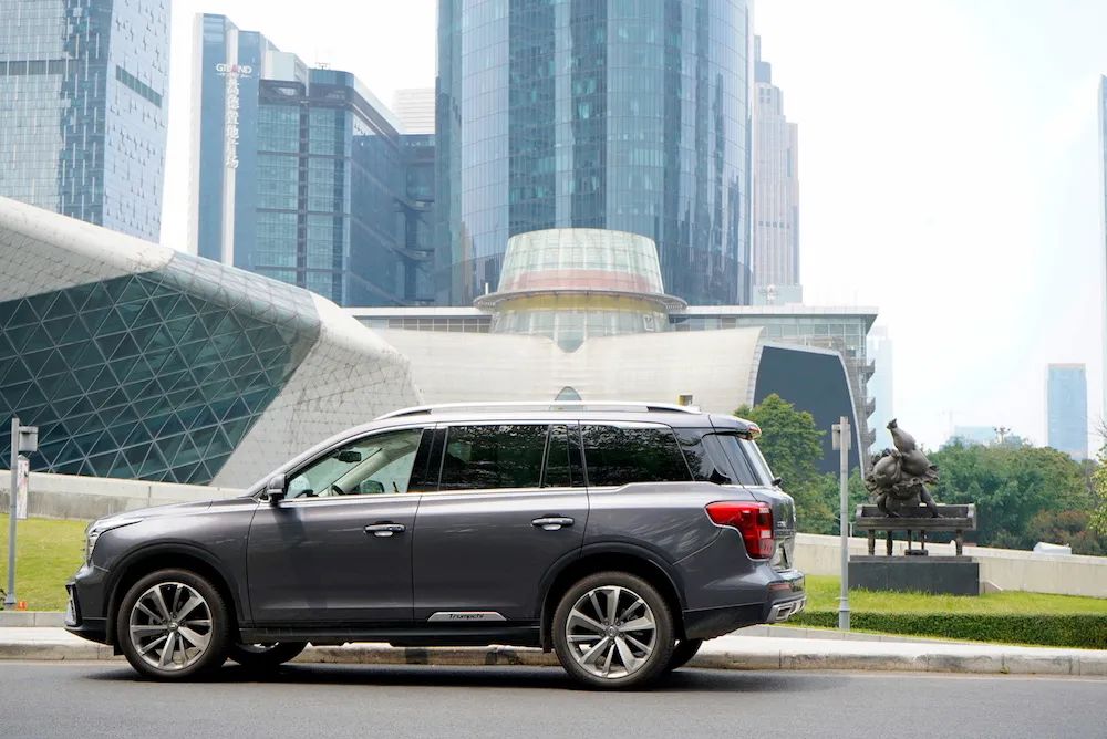 集结号-低烧开个车 | GS8 390T：“颜王”再战江湖，它让嗝嗝有几个没想到