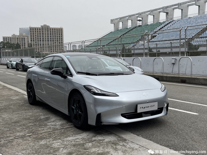 Model 3危？710km续航，昊铂GT上市售21.99万起 - 车迷沙龙