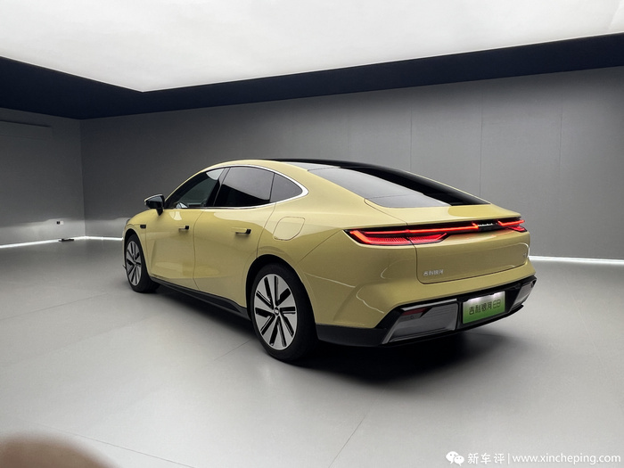 18.8万起！零百3.48秒+800V+激光雷达！吉利银河E8预售