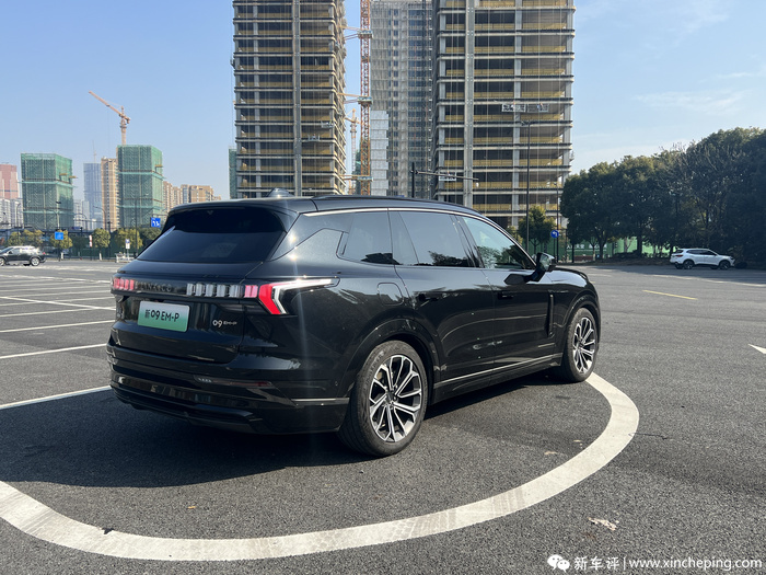 六/七座+双腔空悬+190km纯电续航!领克09EM-P售30.78万起