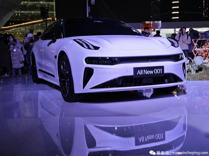 六边形战士！标配激光雷达+800V，新款极氪001售26.9万起