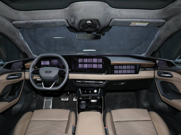 配置全方位超越国外版！奥迪A6L e-tron亮相上海车展