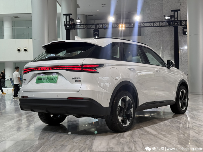 搭第二代Hi4电四驱！限时11.68万起，二代哈弗枭龙MAX上市