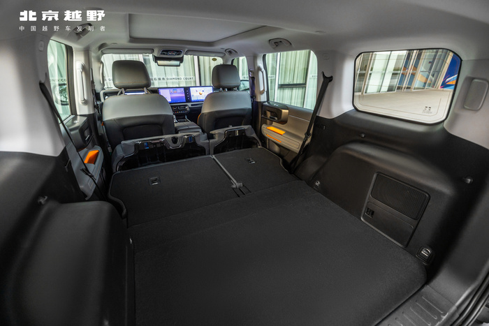 17.98万买增程硬派SUV！纯电152公里，BJ40增程版上市