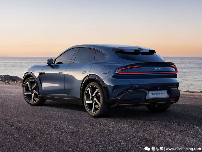 直指Model Y！天际屏+835km续航，小米YU7正式亮相