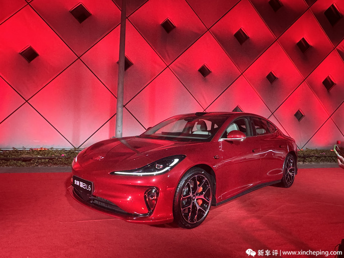 小米SU7的劲敌来了！20.49万起的全新智己L6，要怎么买